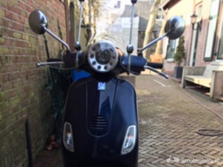 Vespa LX 50 blauw