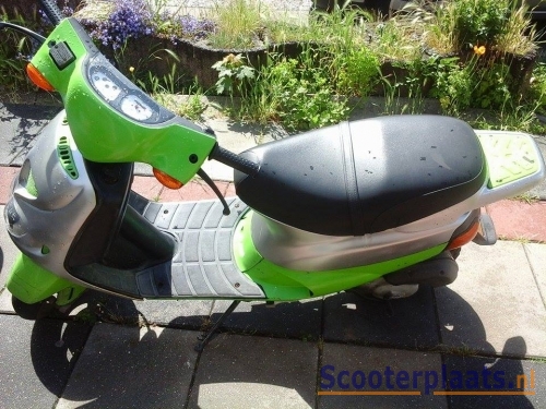 Piaggio Zip zilver