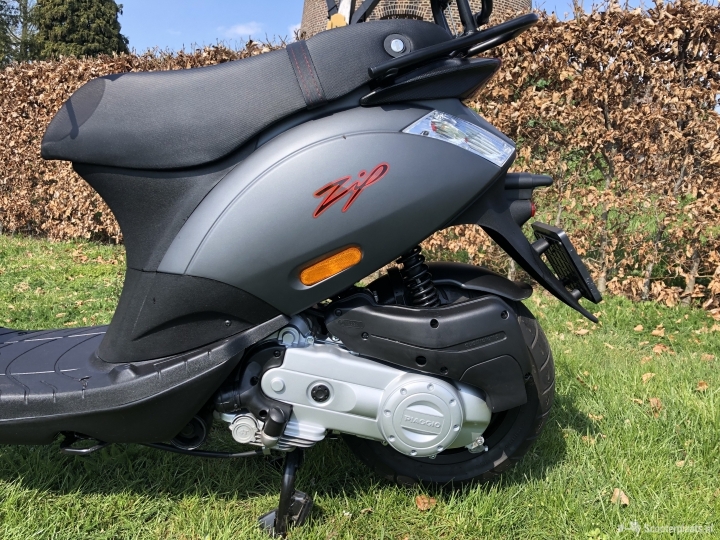 Piaggio Zip grijs