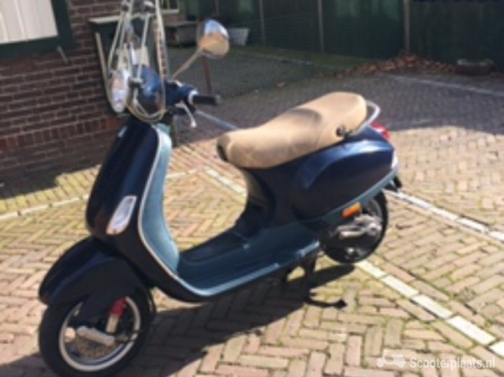 Vespa LX 50 blauw