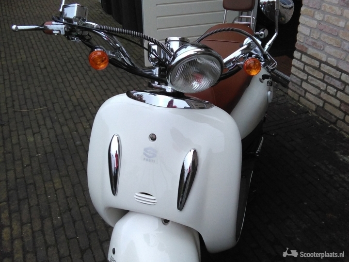 Retro scooter wit