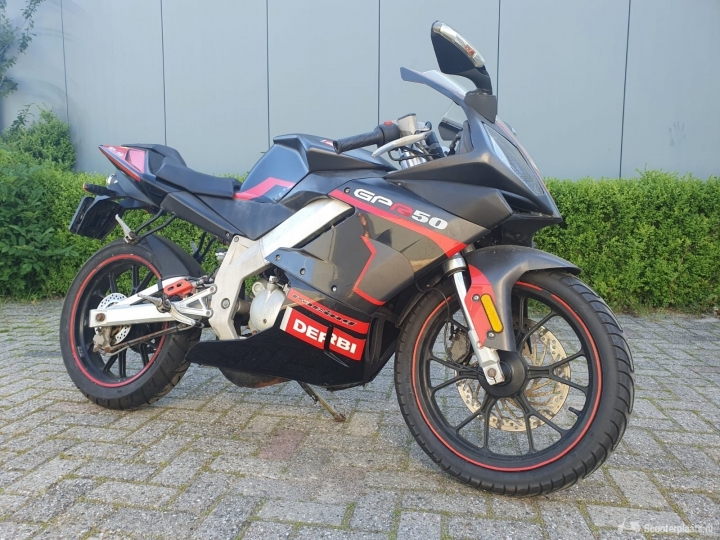 Derbi GPR 50 zwart