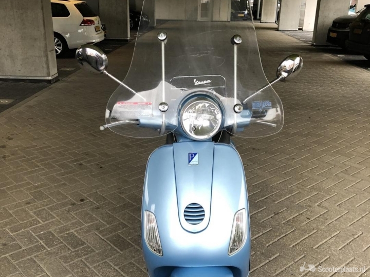 Vespa LX 50 blauw