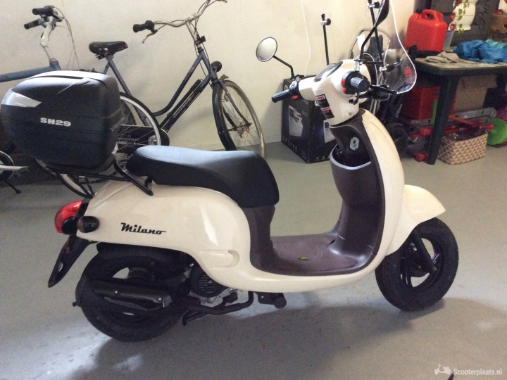 Retro scooter beige